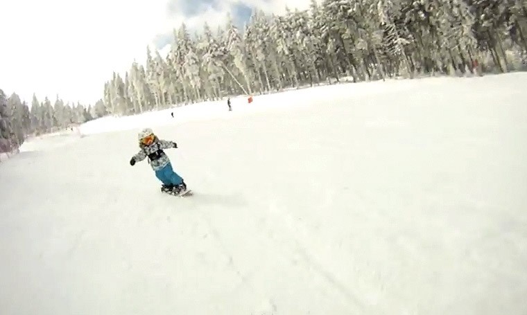 German snowboarder grom 2.7 years old!! - KidsCanRide.com